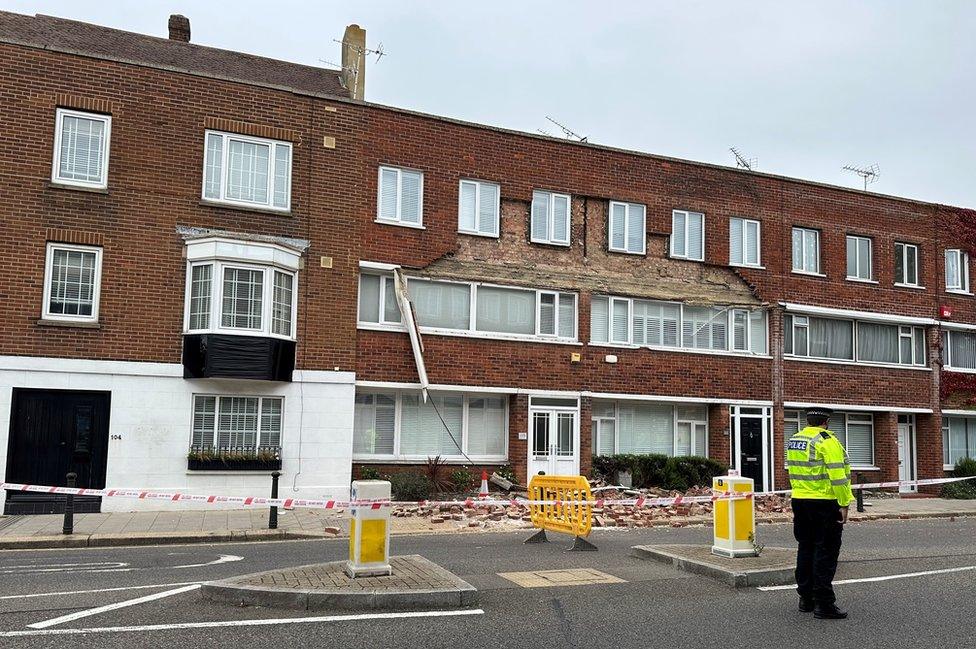 Old Portsmouth collapsed building had 'specific issues' - BBC News