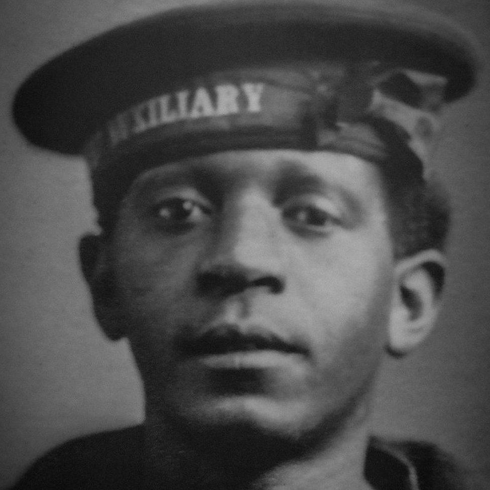 Charles Wotten: Liverpool race riot victim to get headstone - BBC News