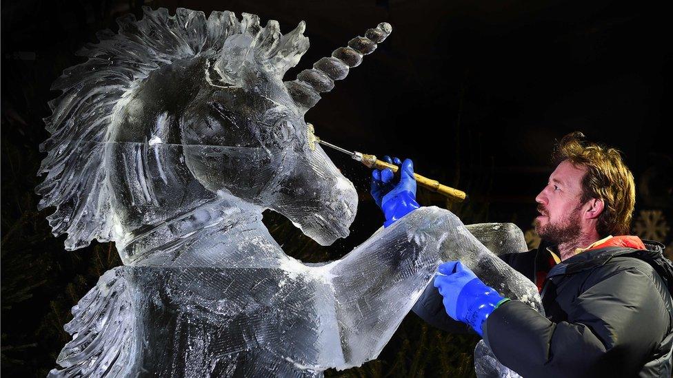 In Pictures: Scotland's story comes alive in ice - BBC News