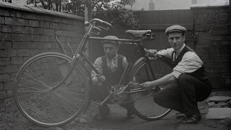 Restorer blown away by images of early 20th Century on dirty slides ...