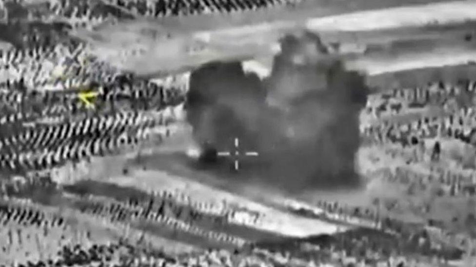 Syrian crisis: Russia vows to intensify air strikes - BBC News