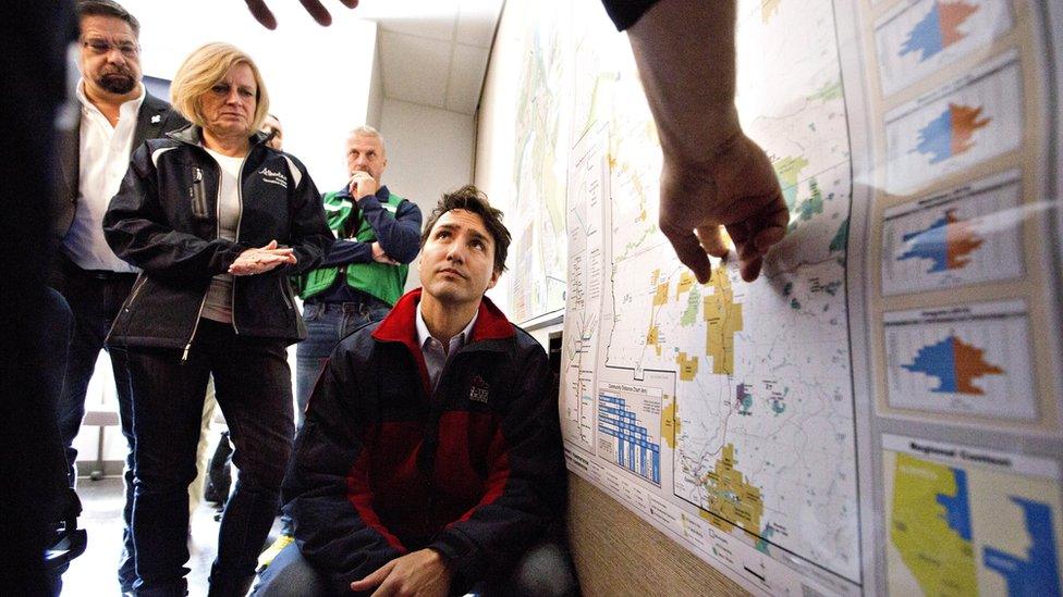 Canada wildfires: Justin Trudeau visits Fort McMurray - BBC News