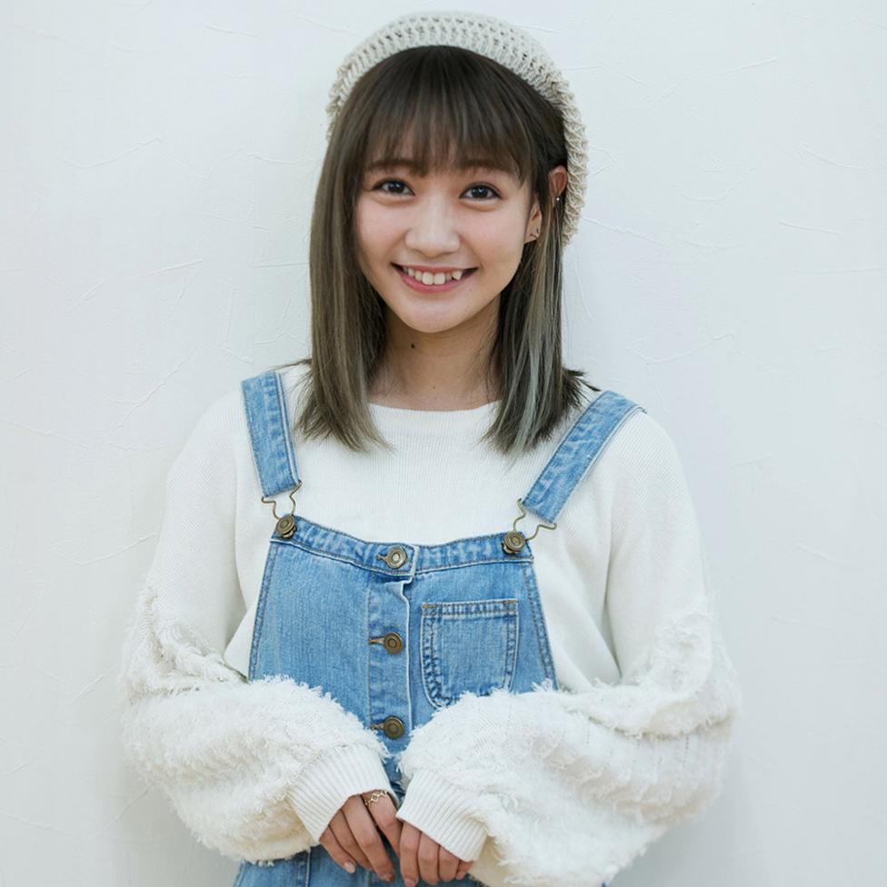 Yaeba dentistry: The appeal of pointy teeth - BBC News