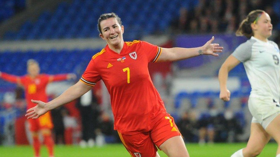 Women's football: Wales' Record goal scorer Helen Ward retires - BBC ...