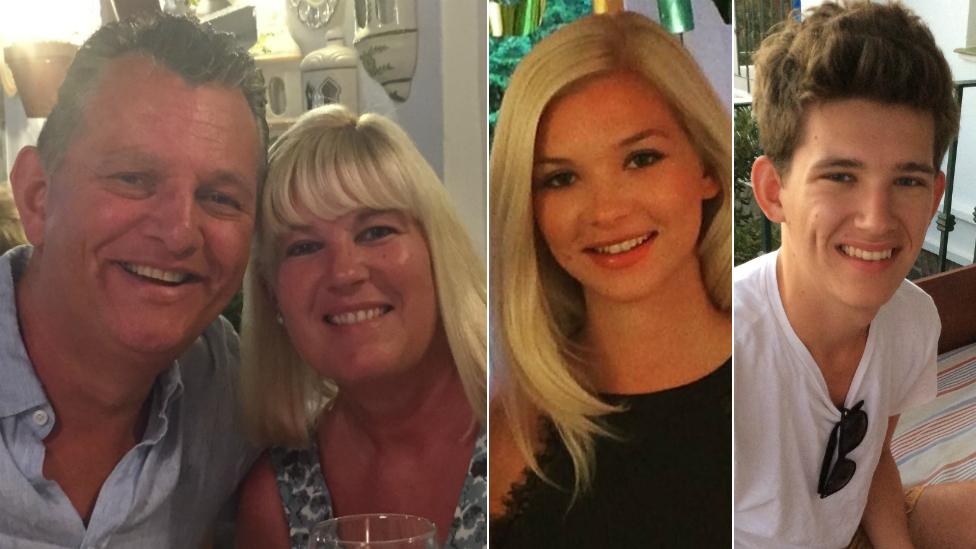 Family death crash pilot 'poor under pressure' instructors say - BBC News