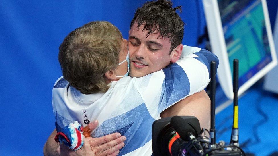 Tokyo 2020: Tom Daley seals bronze to cap off great games - BBC Newsround