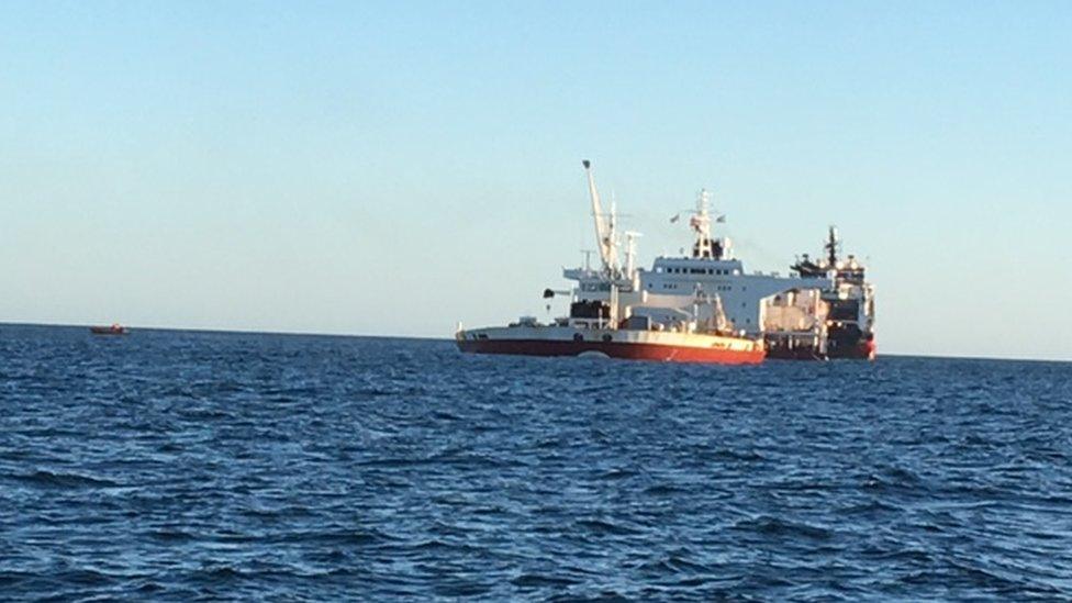 Attempt to be made to float rig to transport ship Hawk - BBC News