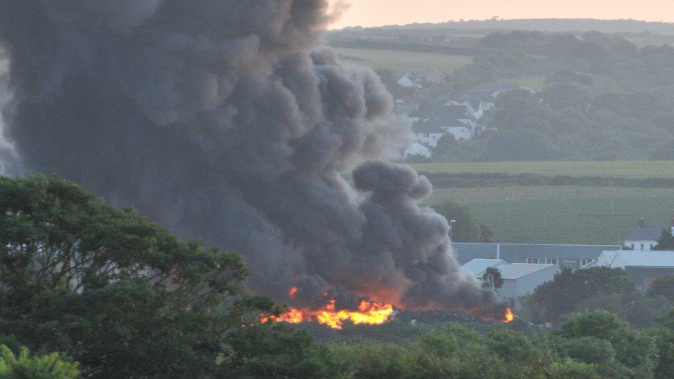 Firefighters still tackling 'significant fire' in St Erth - BBC News