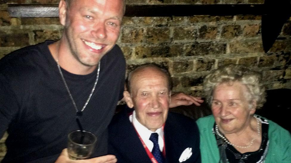 Polish OAPs reveal why they went clubbing at Fabric in London - BBC News