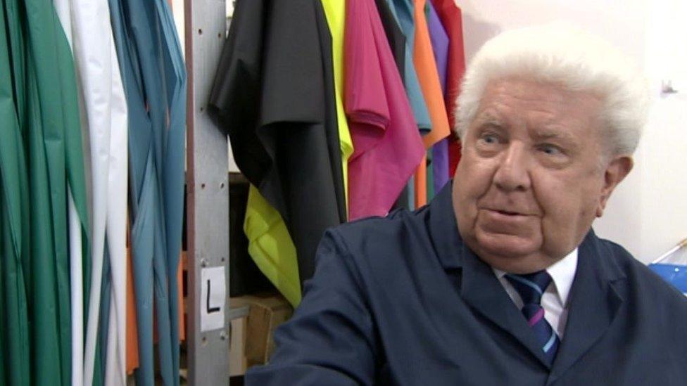 Peter Powell's stunt kite: The rise and fall and rise again - BBC News