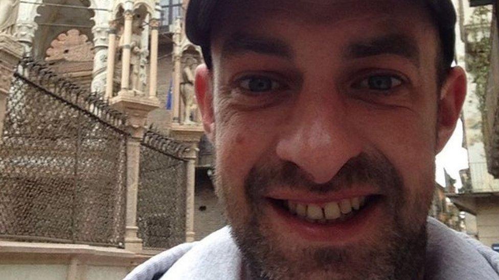 Former Brookside and Hollyoaks star Kristian Ealey dies at 38 - BBC News