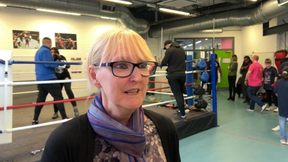 MMA world champion Edwards helps deter teens from crime - BBC News