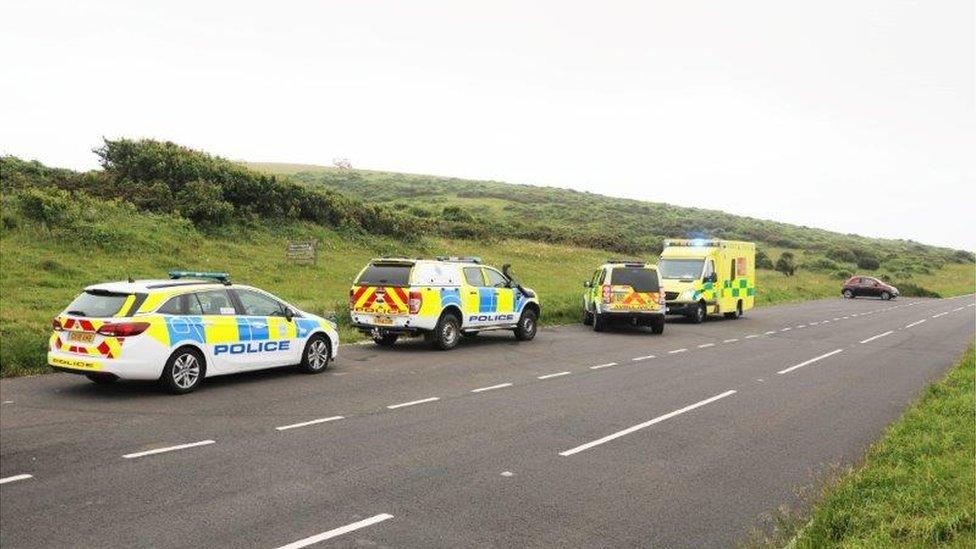 Mother and son found dead at Beachy Head cliffs - BBC News