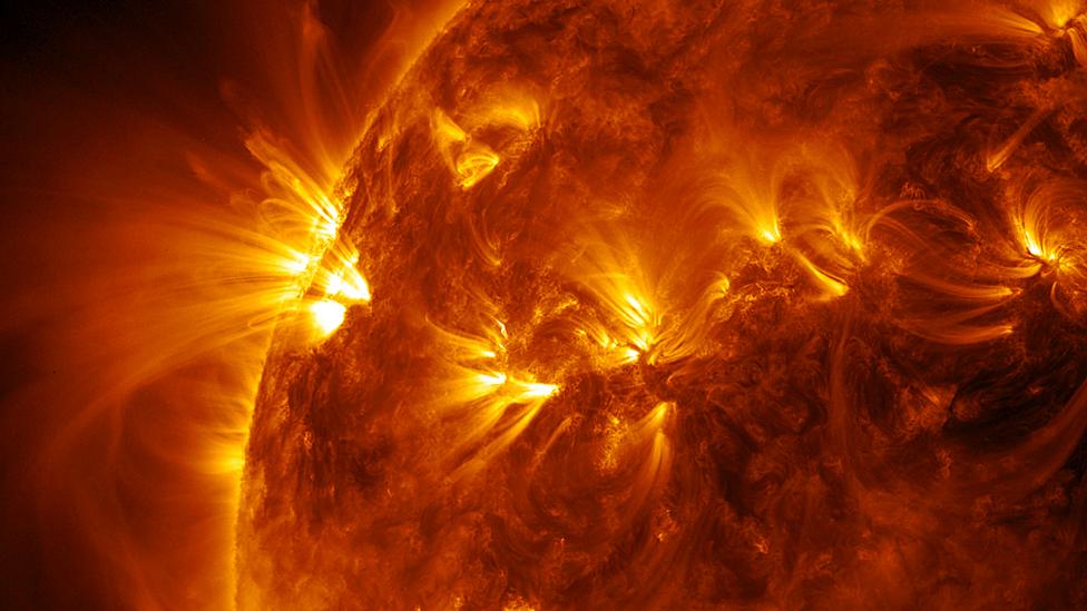 Striking views of our Solar System - BBC News