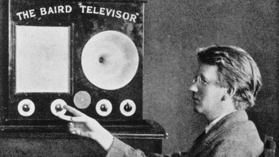 Bournemouth University rebuilds John Logie Baird's first TV set - BBC News