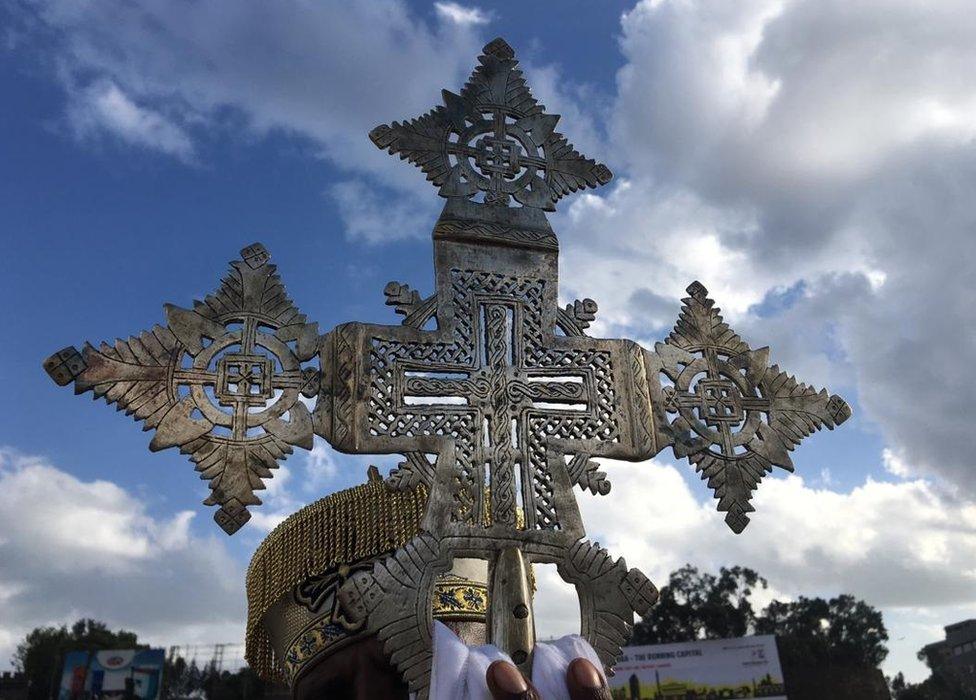 Ethiopia's Meskel festival: Bonfires, robes and crosses - BBC News