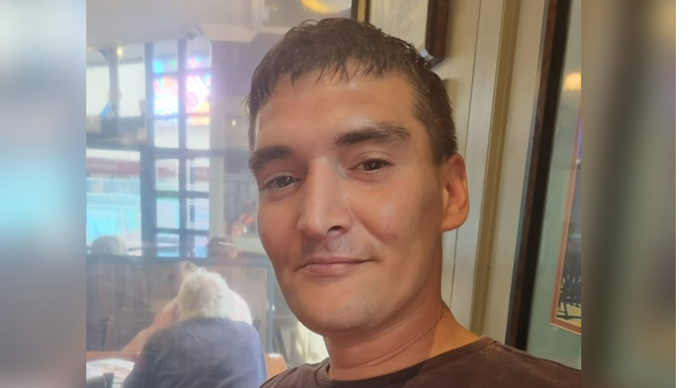 Handsworth stabbing: Victim named as Andrew Gardner - BBC News