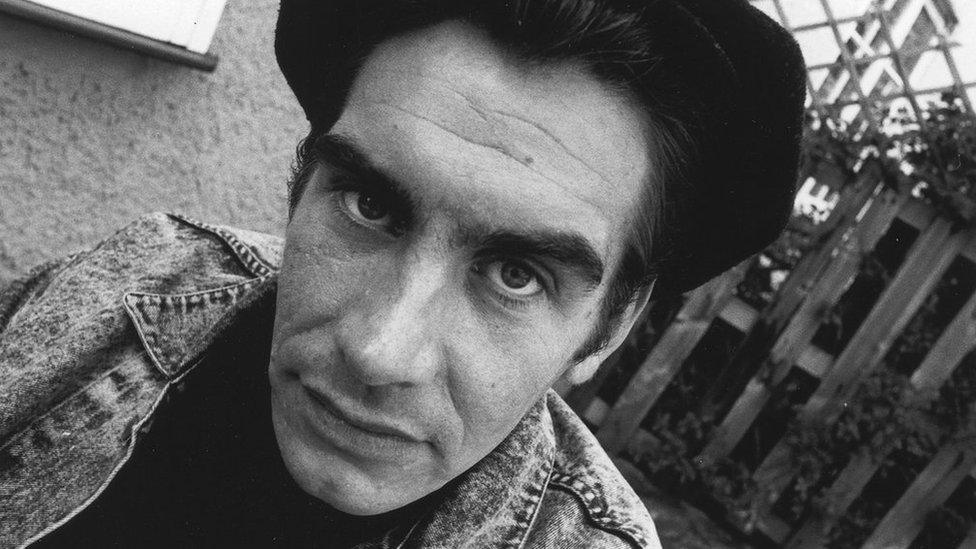 Bristol band The Pop Group's Mark Stewart dies aged 62 - BBC News