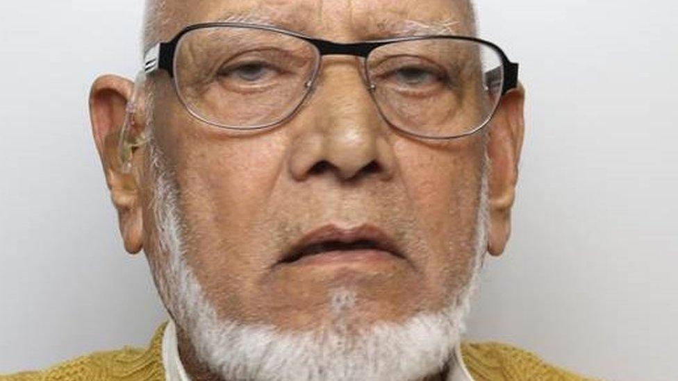Bradford man fathered three children with daughter - BBC News