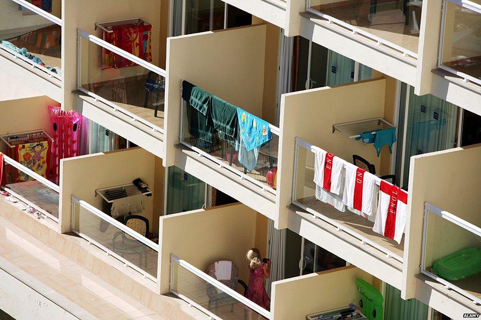 British tourists warned about 'balconing' - jumping off or between ...