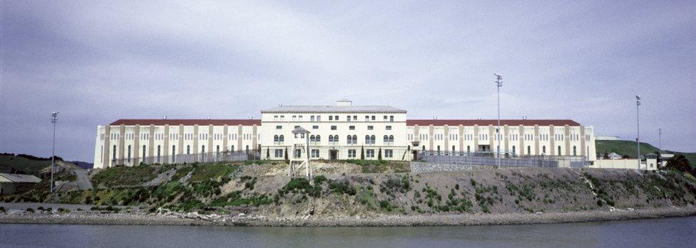 Hugo Pinell of 'San Quentin six' killed in US prison riot - BBC News