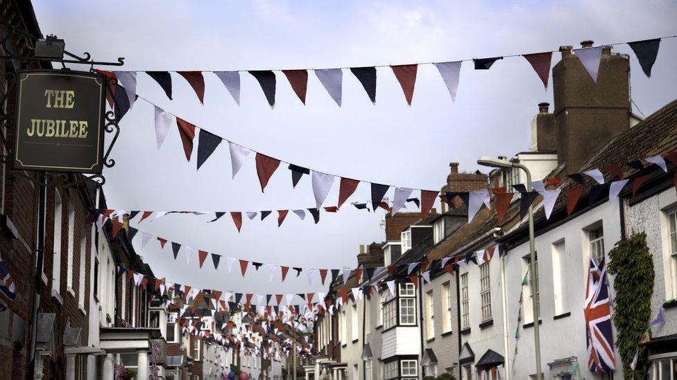 Queen's Platinum Jubilee: What else is happening this weekend apart ...