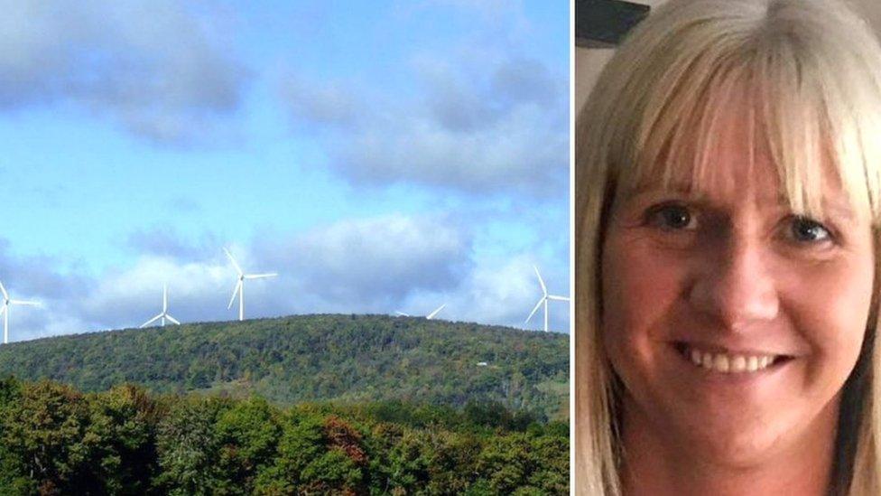 Emma Faulds murder: Police search remote Ayrshire wind farm - BBC News