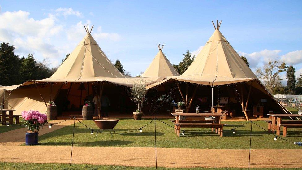Hertfordshire restaurants could open in teepees from July - BBC News