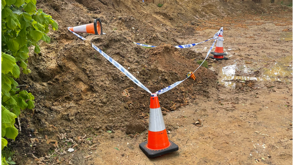 Petersfield Cemetery police probe over 'unexpected' human remains - BBC ...