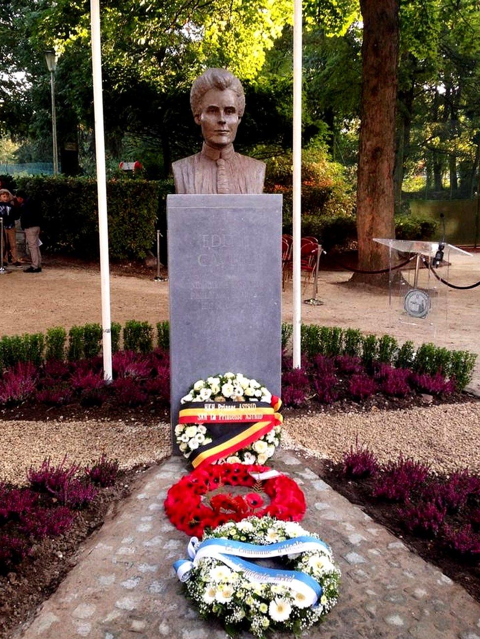 Edith Cavell: Sculpture to commemorate WW1 nurse shot in Belgium - BBC News