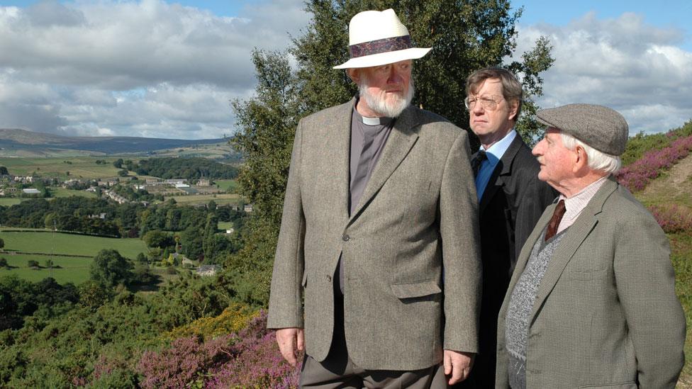 Are You Being Served? actor Nicholas Smith dies aged 81 - BBC News