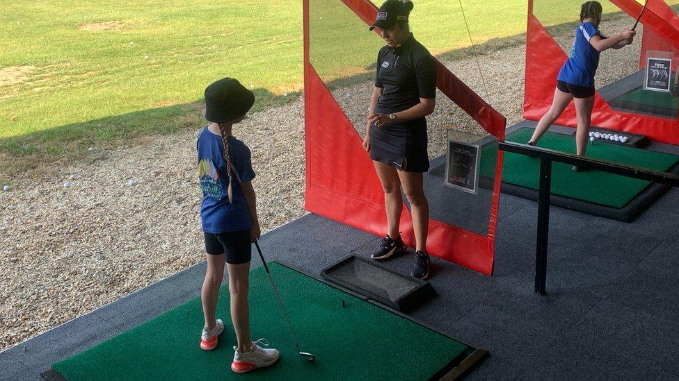 Georgia Hall launches academy at Paultons Golf Centre - BBC Sport