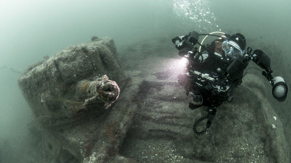 Damage to sunken WW2 tank in Studland Bay probed by police - BBC News