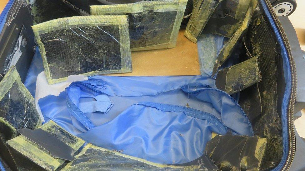 Cruise ship passenger Kevin Enright jailed for smuggling cocaine - BBC News