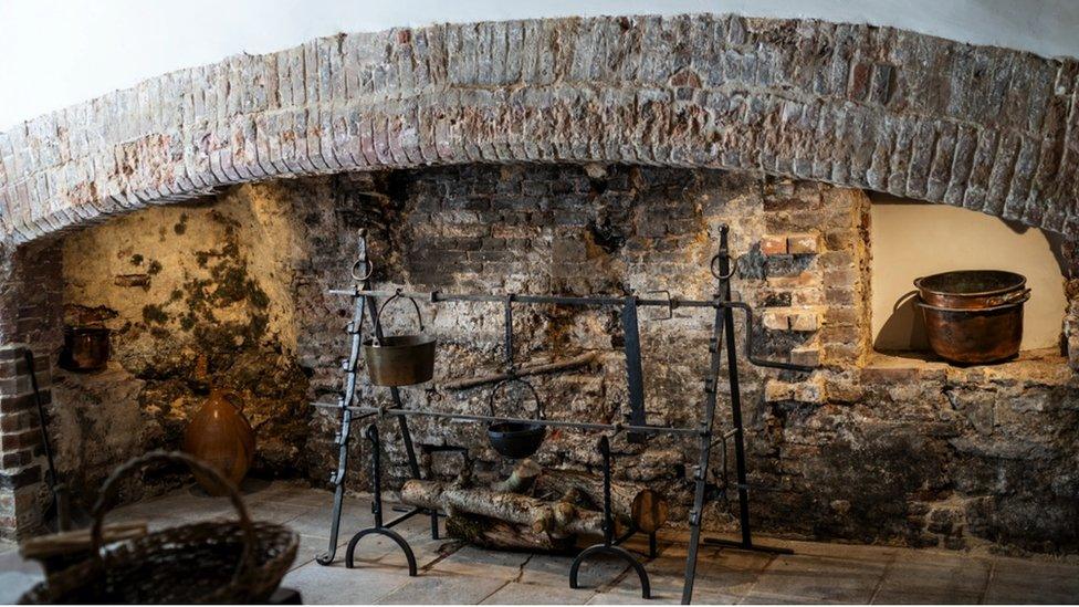 Restored Elizabethan kitchen opens at Athelhampton - BBC News