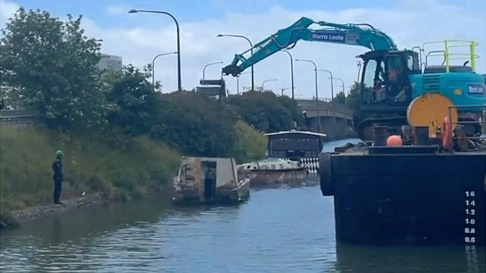 Boat daubed with insults removed from Itchen River in Southampton - BBC ...