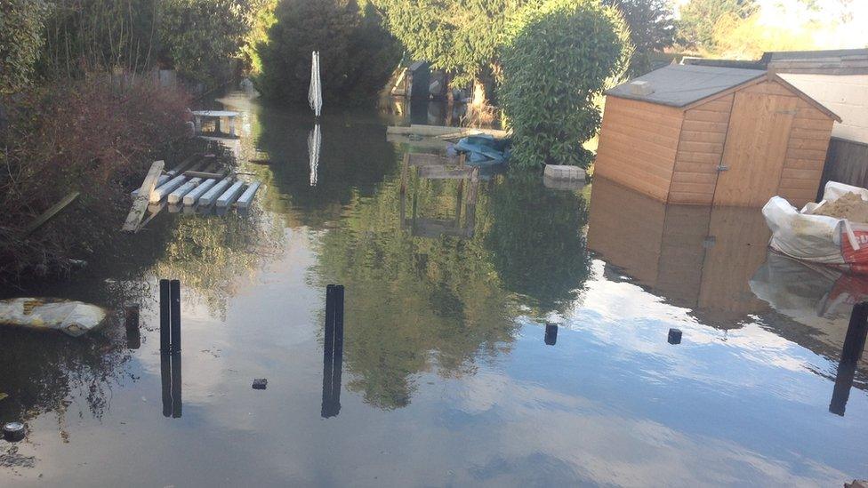 'Blocked' waterways spark renewed fear of flooding - BBC News