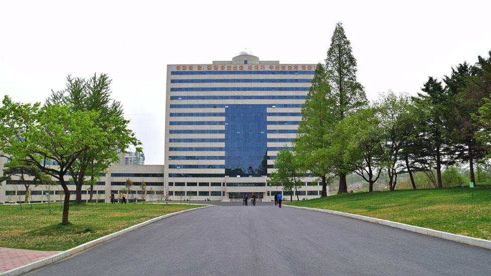 The British student who wants you to study in North Korea - BBC News