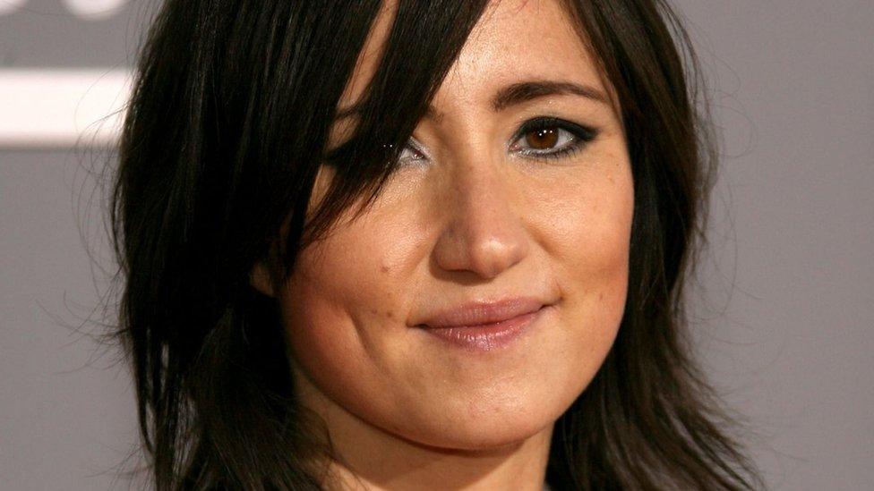 Suddenly I Seize: Tunstall's tambourine stolen and then returned - BBC News