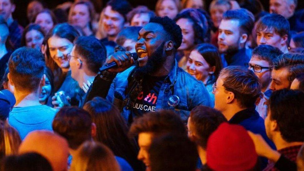 Why Ben Whishaw has murder in mind - BBC News