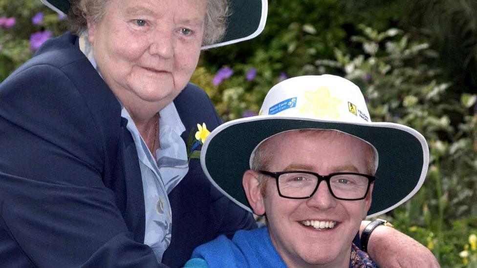 Chris Evans thanks listeners on radio return - BBC News