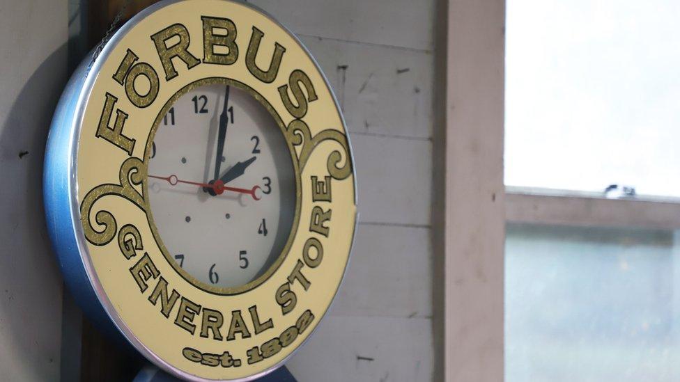 Playing Pig in Appalachia - a card game keeping a community alive - BBC ...