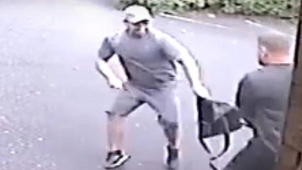 Lee Abbott jailed for murdering Widnes pub landlord over ban - BBC News