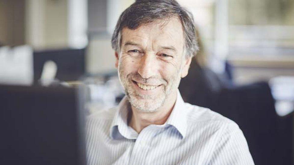 Snowdonia fall death: John Wynne 'adored' say family - BBC News