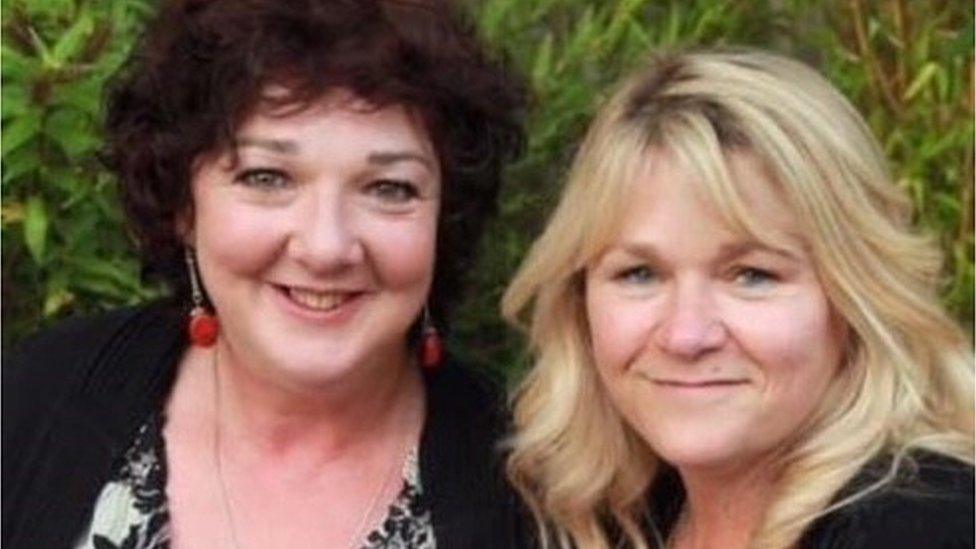 Broadlands: Fears over ticket refunds for postponed concert - BBC News