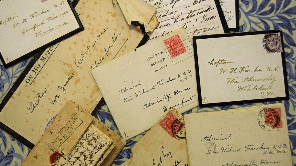 Future George V's letter on 'too forward' boys to be sold - BBC News