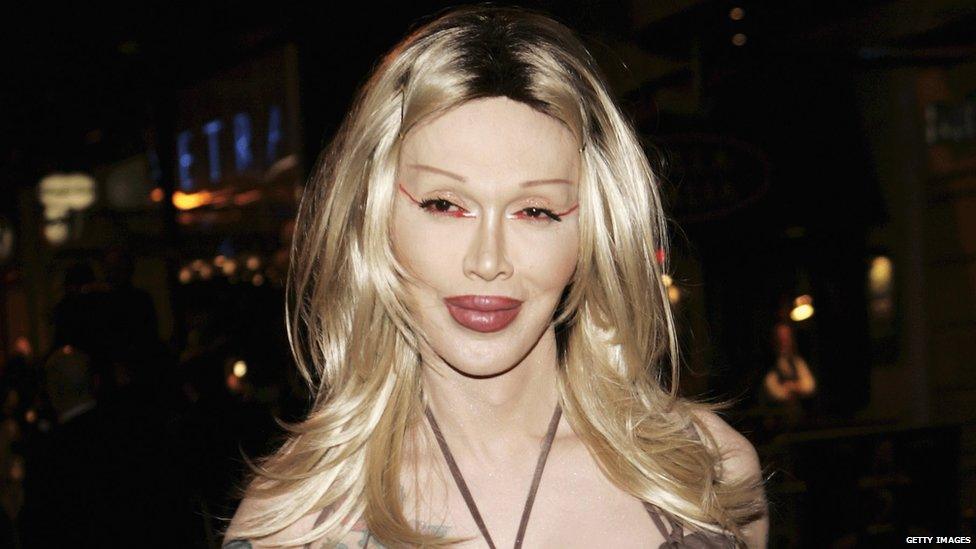 Pete Burns: Stars remember 'brilliant', 'eccentric' singer - BBC News