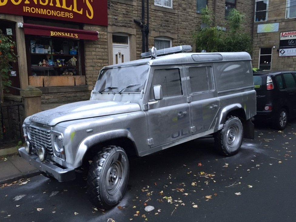 Police Land Rover spray-painted silver by vandals - BBC News