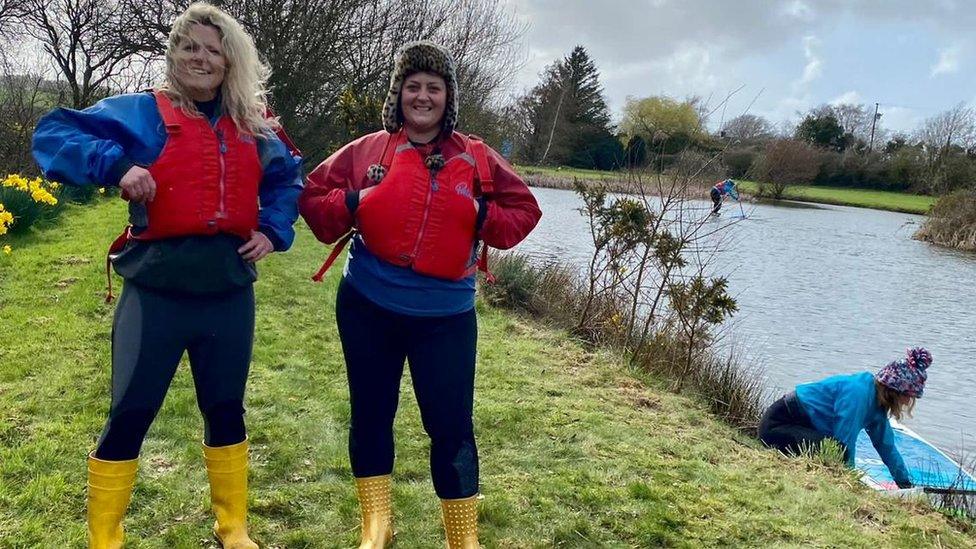 Esyllt Sears: Anturiaethau o amgylch Cymru - BBC Cymru Fyw
