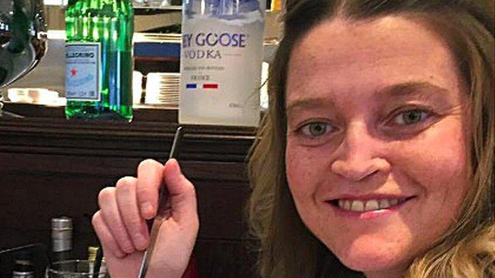 Cocaine addict admits embezzling more than £250,000 - BBC News